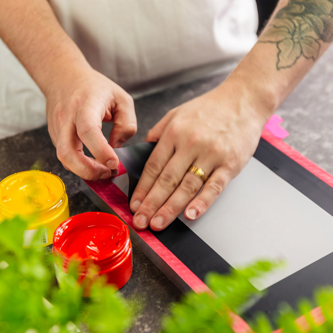 Print Your Passion: Artful Screen Printing Box 🎨